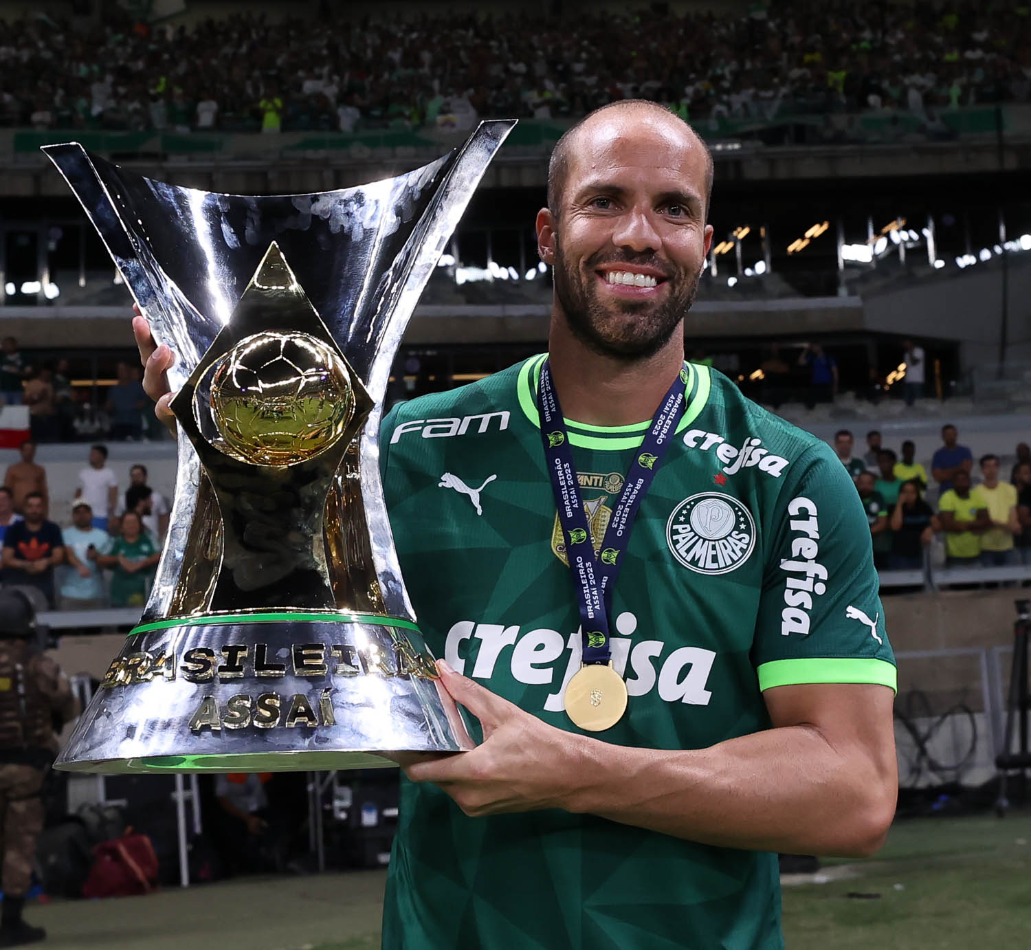Com ótimos números, Lomba renova contrato e segue no Verdão – Palmeiras