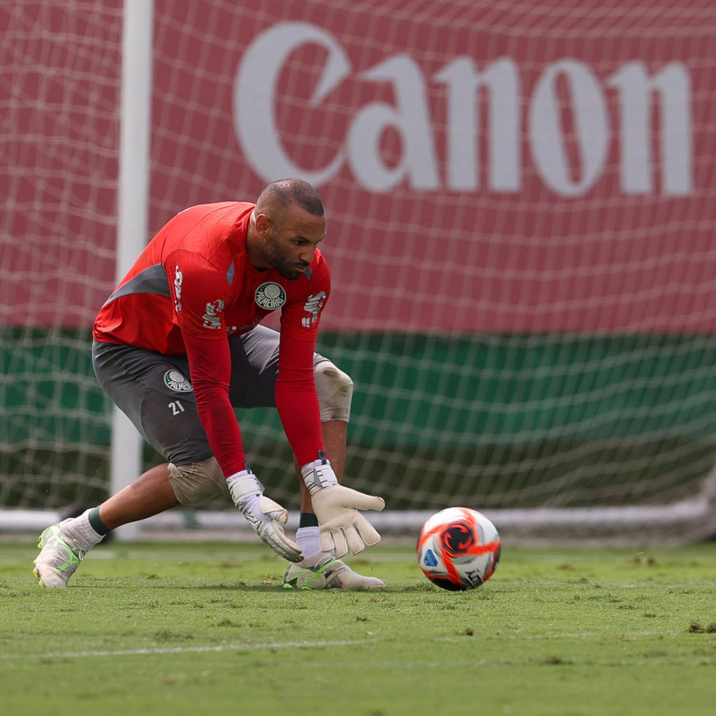 Weverton vê final em aberto e comenta preparação do Verdão: ‘Lutar até ...